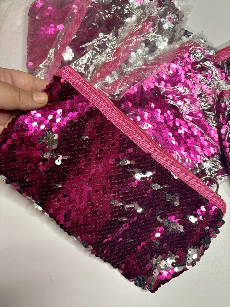 Pink sequin pouch - Wezzmal
